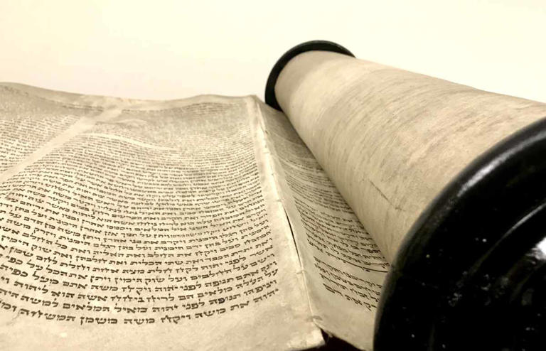 Experts Determine the Age of 'Dead Sea Scrolls,' Some Date Back to the ...