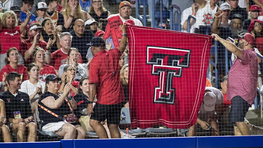 Rival fans meltdown over Texas Tech's transfer portal dominance