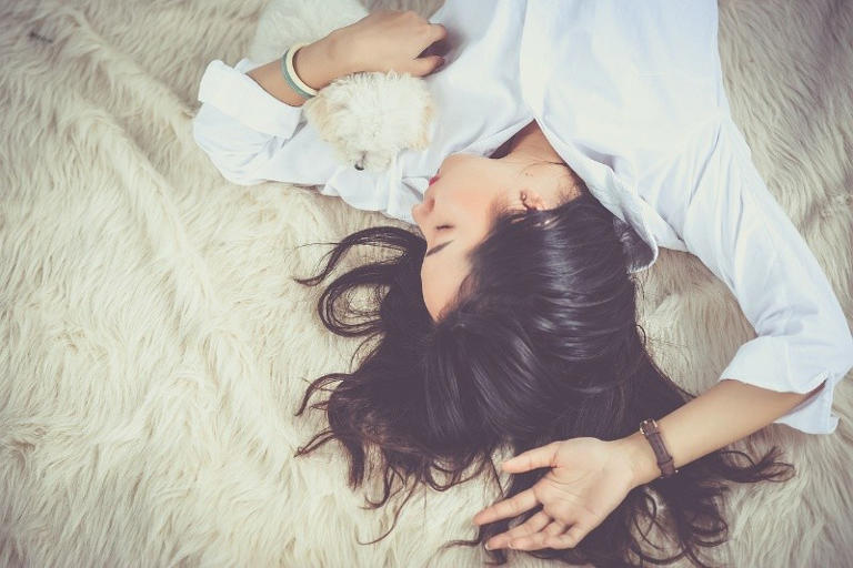 Signs Your Partner Has the "Back to Bed Syndrome" When Facing ...