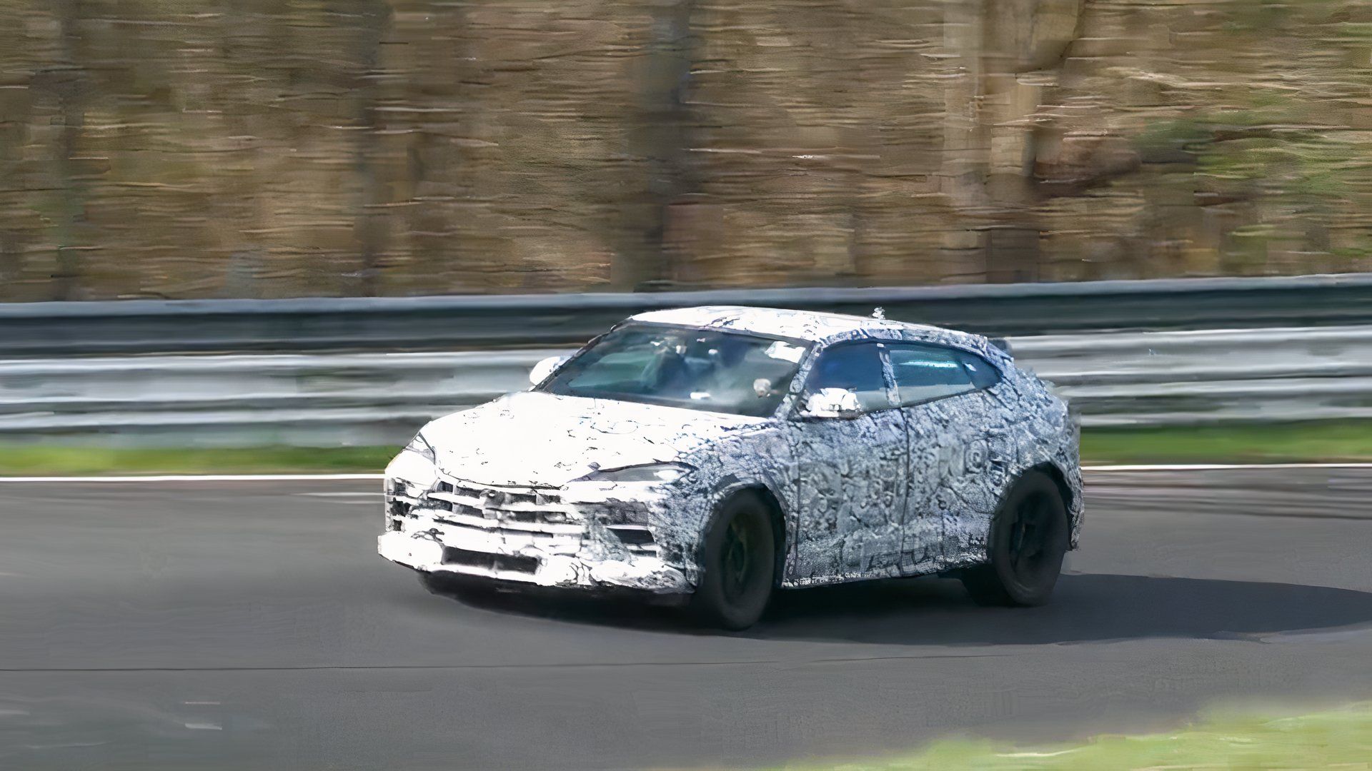 Spy Shots: 2026 Lamborghini Urus SE Performante Spotted At The Nürburgring