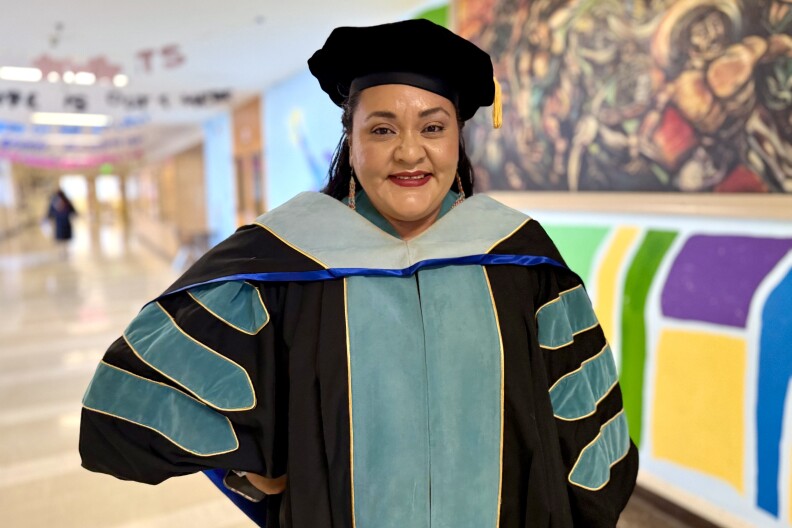 Los Angeles high school graduates celebrate their immigrant roots as ...