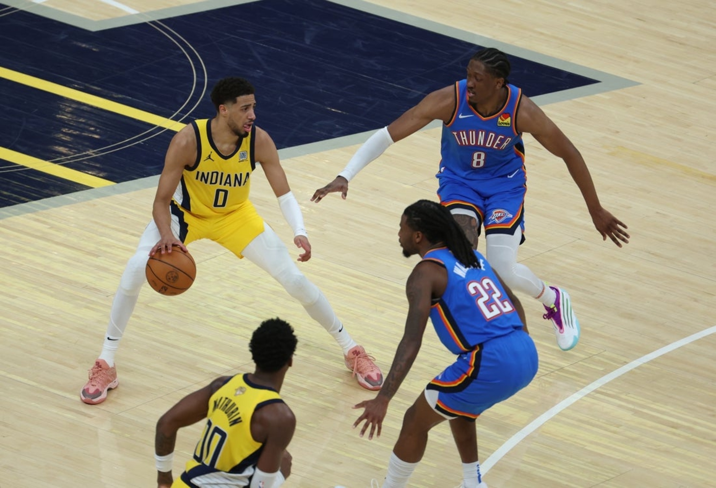 Shai Gilgeous-Alexander, Thunder level Finals with late rally