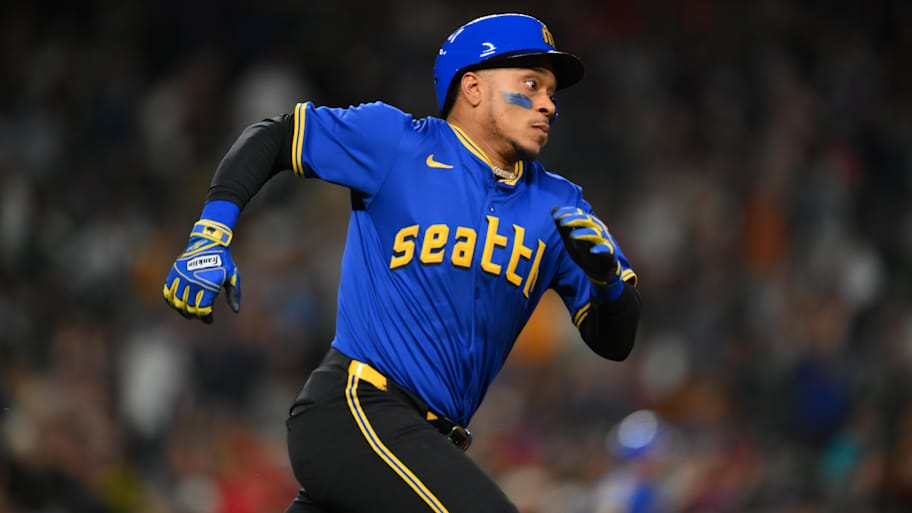 Seattle Mariners Offense Awakens in 7-2 Win Against Cleveland Guardians