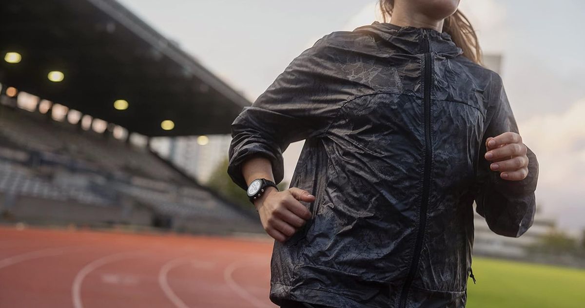 Si eres runner, este smartwatch de Garmin es para ti: el Forerunner 255, ahora casi a mitad de ...