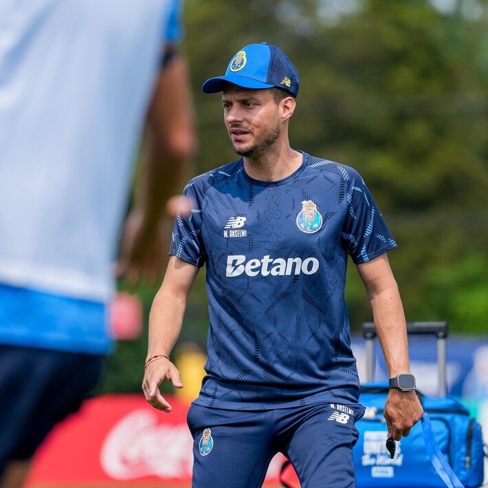 Técnico argentino, reforço espanhol e crise recente: como chega o Porto ...
