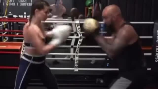 Bridgerton actor who fought off phone snatcher shows off incredible ...