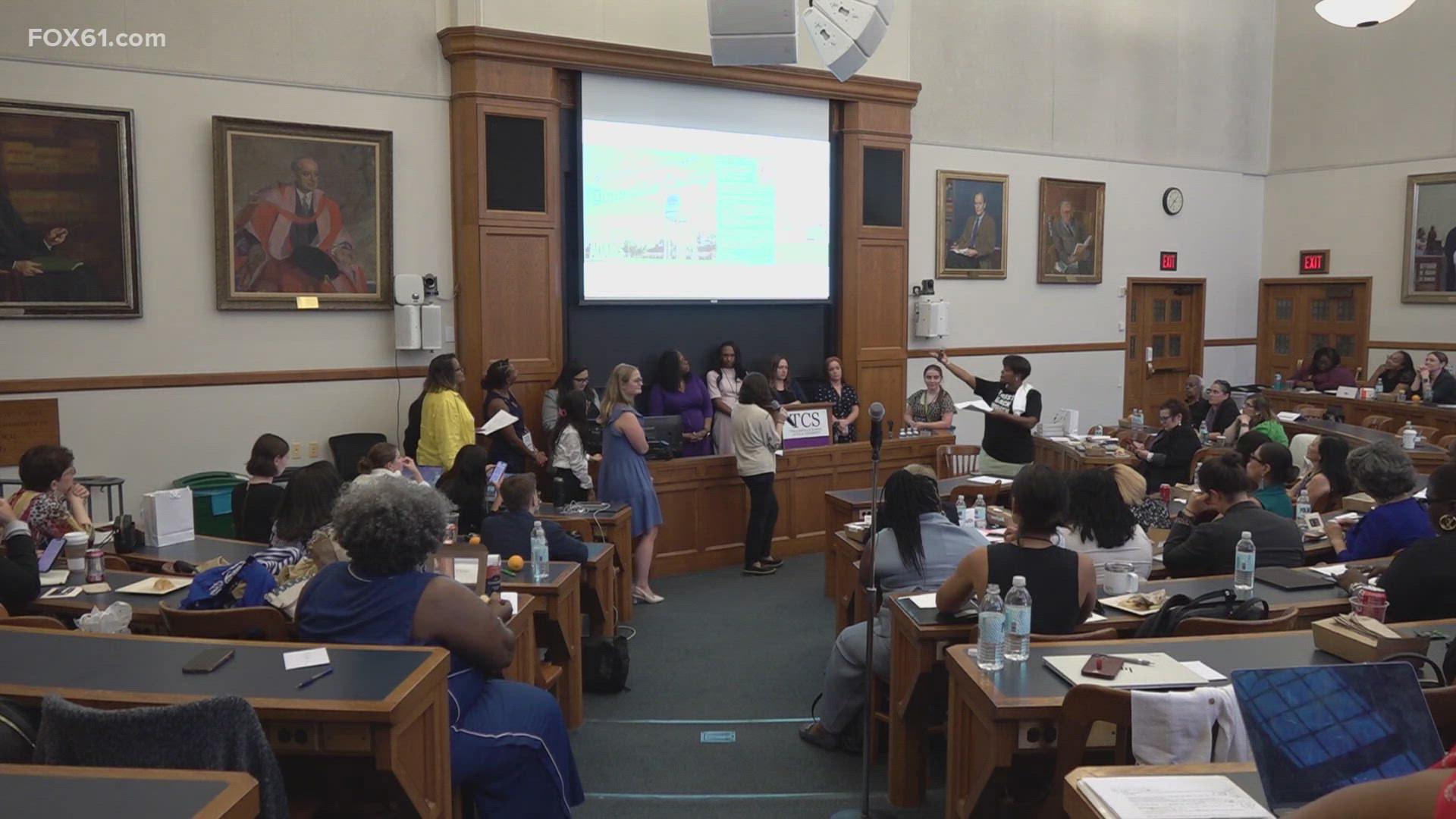 79 people graduate from Yale Campaign School's election boot camp