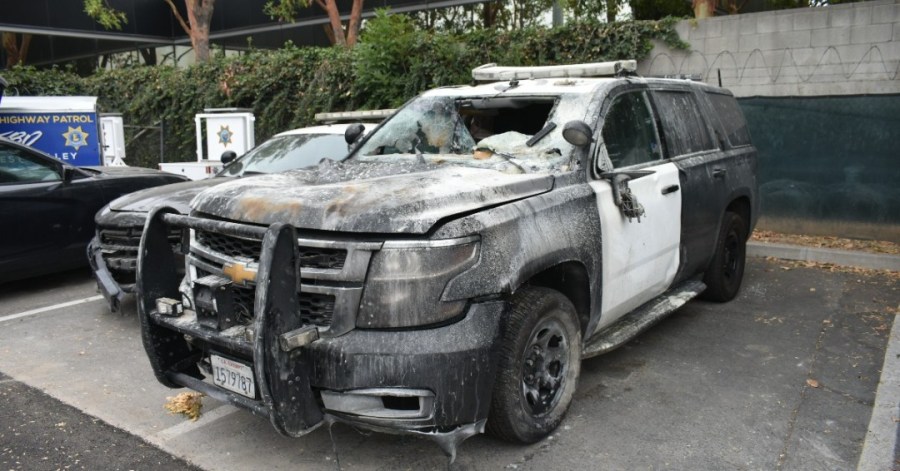 Man arrested after violent attacks on L.A. police during anti-ICE ...