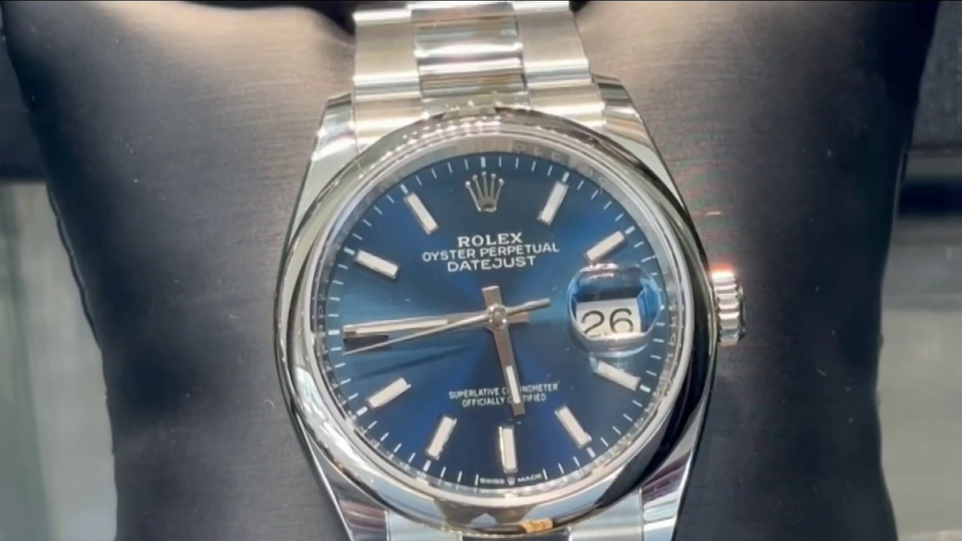 Robo de alto perfil en Worth Avenue: usó Uber para sustraer un Rolex de $40,000 y aún no aparece ...