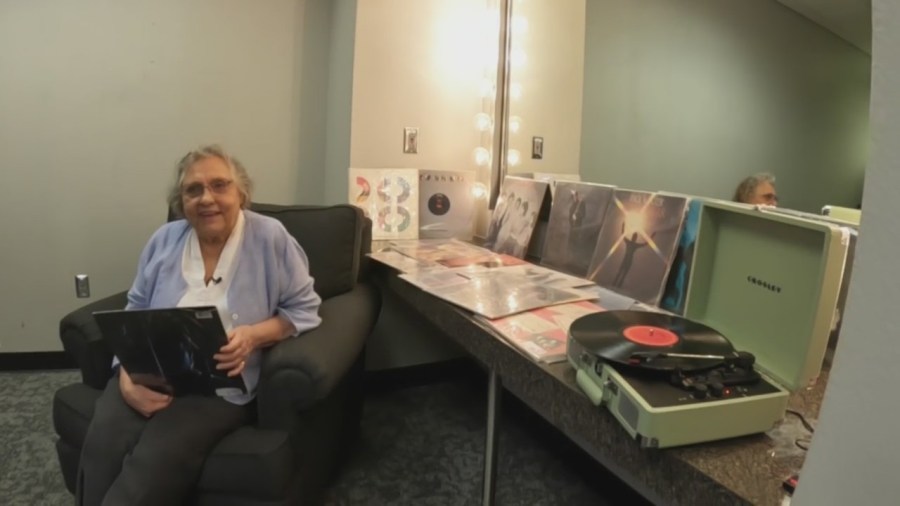 Memory-filled vinyl record collection returned to 89-year-old Arkansas ...