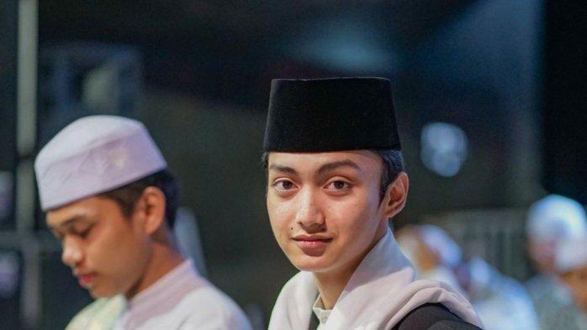 Pesona Gus Azmi Viral Nikahi Gadis 21 Tahun,Dulu Main Film ,The Santri ...