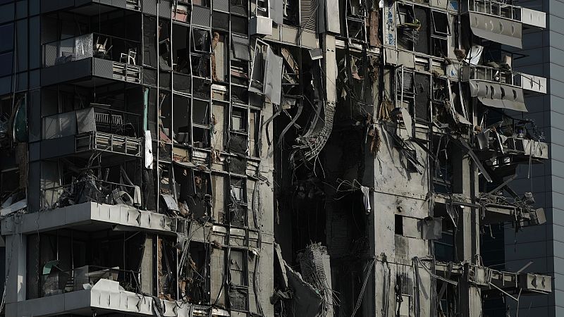 Israel launches fresh wave of rockets on Iran on day two of conflict ...