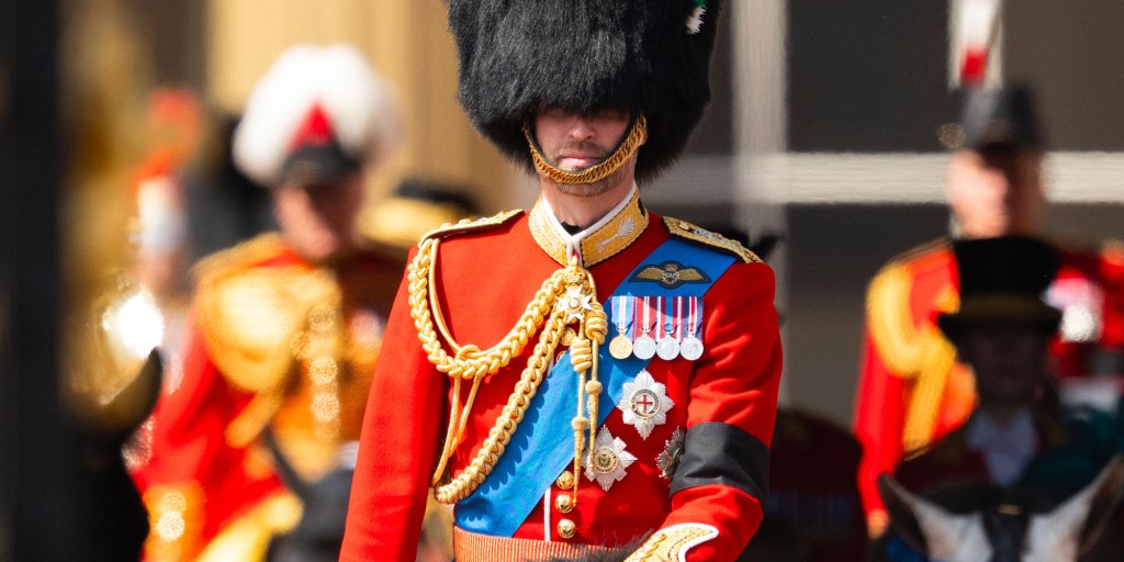 Trooping the Colour : pourquoi le prince William porte-t-il un brassard ...