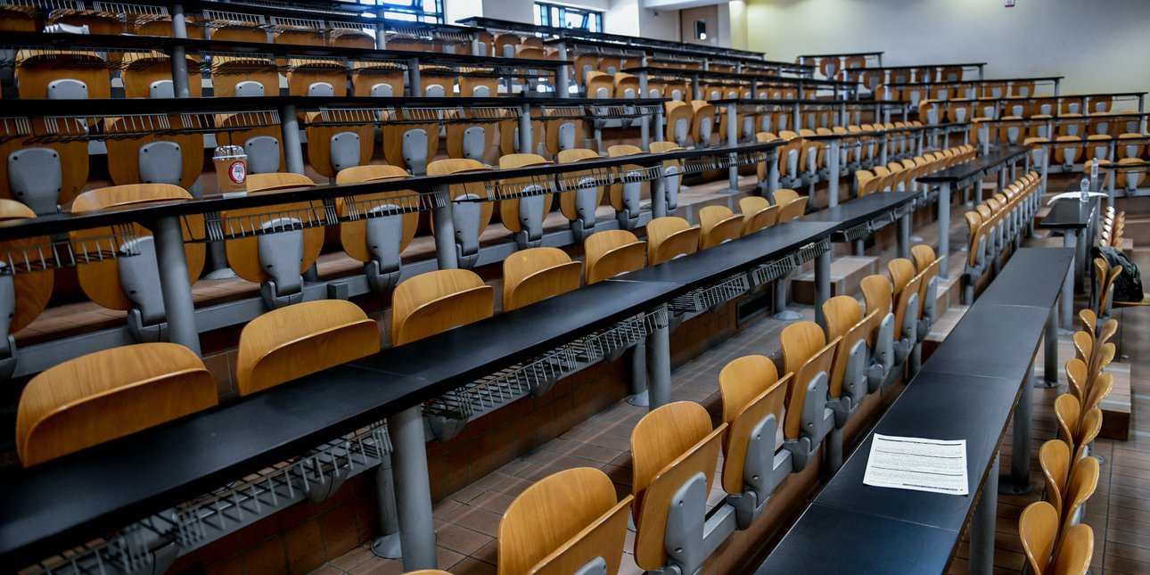 Φοιτητής καταδικάστηκε σε 14μηνη φυλάκιση για σύνθημα σε τοίχο του ...