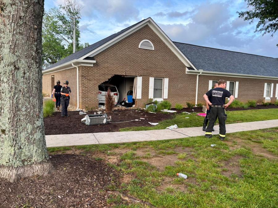 Woman charged with vehicular homicide after minivan crashes into ...
