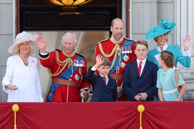 Prince George, Princess Charlotte and Prince Louis Rule the Balcony at ...