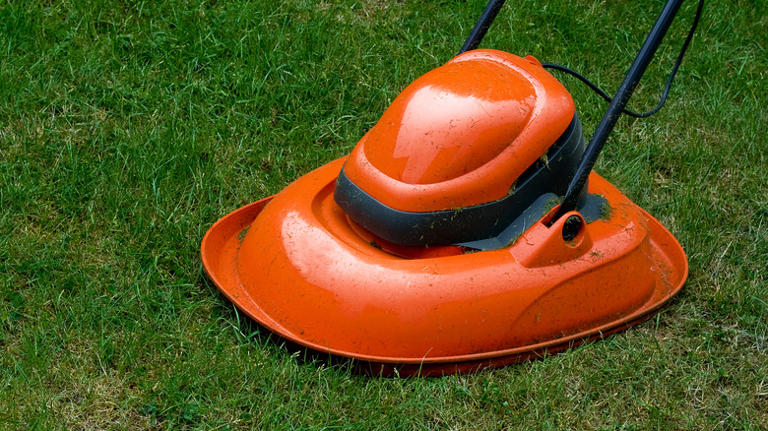 What Is A Hover Mower And How Does It Work?