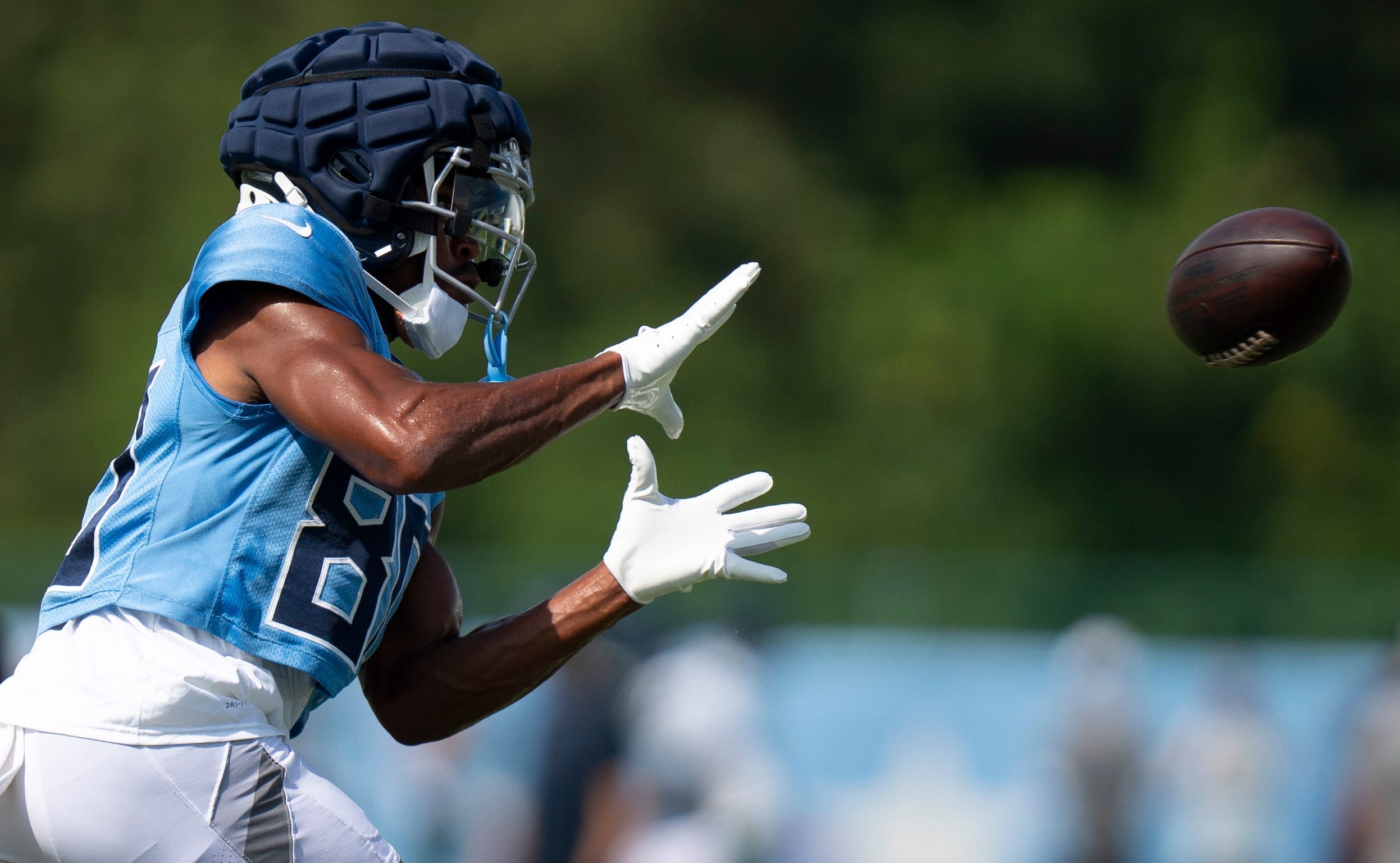Bryce Oliver could be a sleeper in Tennessee Titans' wide receiver battle