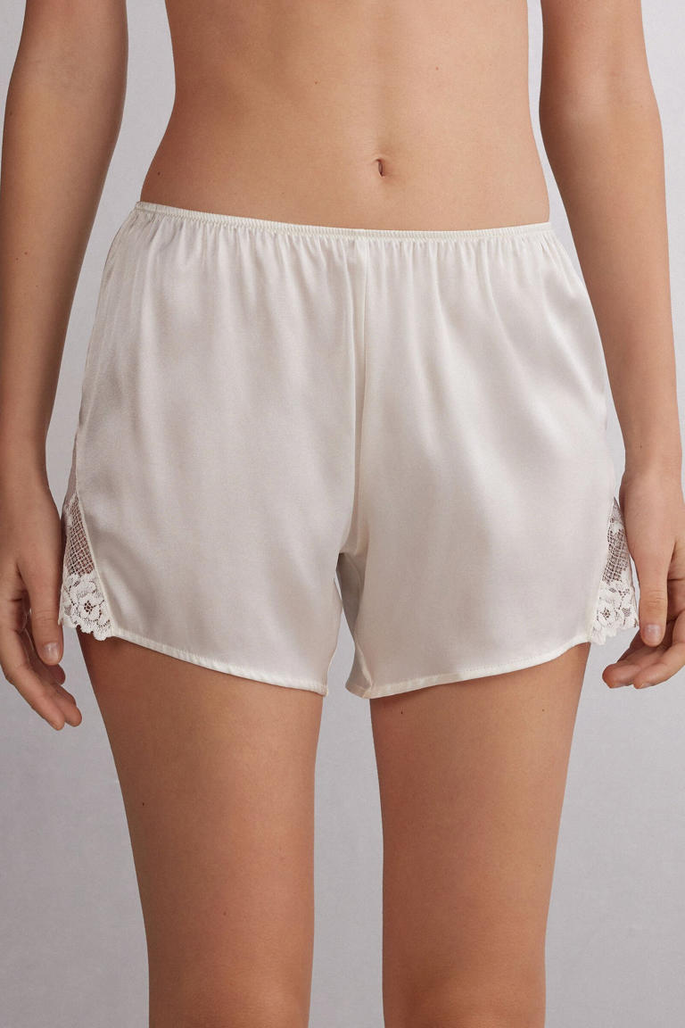 Dear everyone who hates jorts—this pretty shorts trend will take over ...