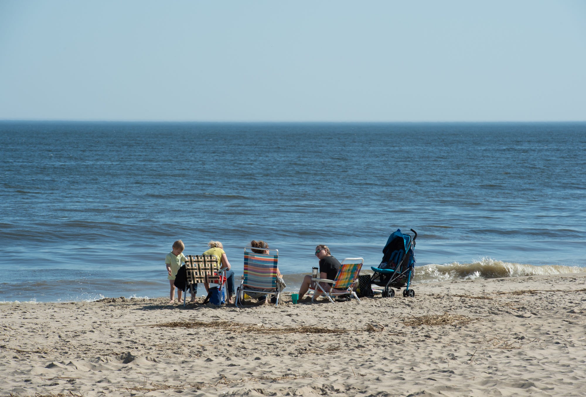 Don’t litter, stay off the dunes and more beach etiquette tips for summer 2025