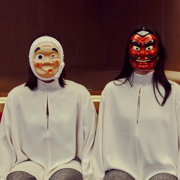 ‘_less’ ปล่อย ‘ถือมือถือ, มือเธอ’ซิงเกิลใหม่ สะท้อนจิตใจในยุคสังคมก้มหน้า