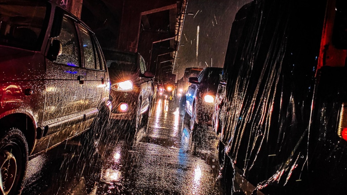 Kerala Lashed By Heavy Rain, Strong Winds; IMD Issues Red Alert For ...