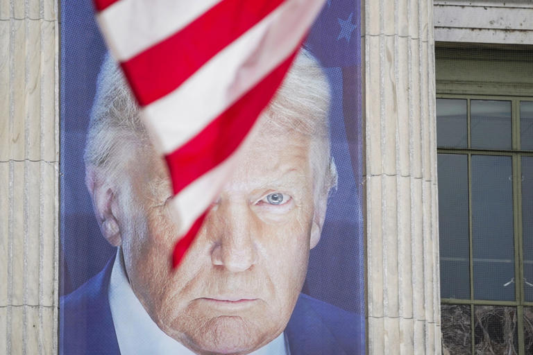Army 250th anniversary parade: Trump presides over tanks, troops on DC ...
