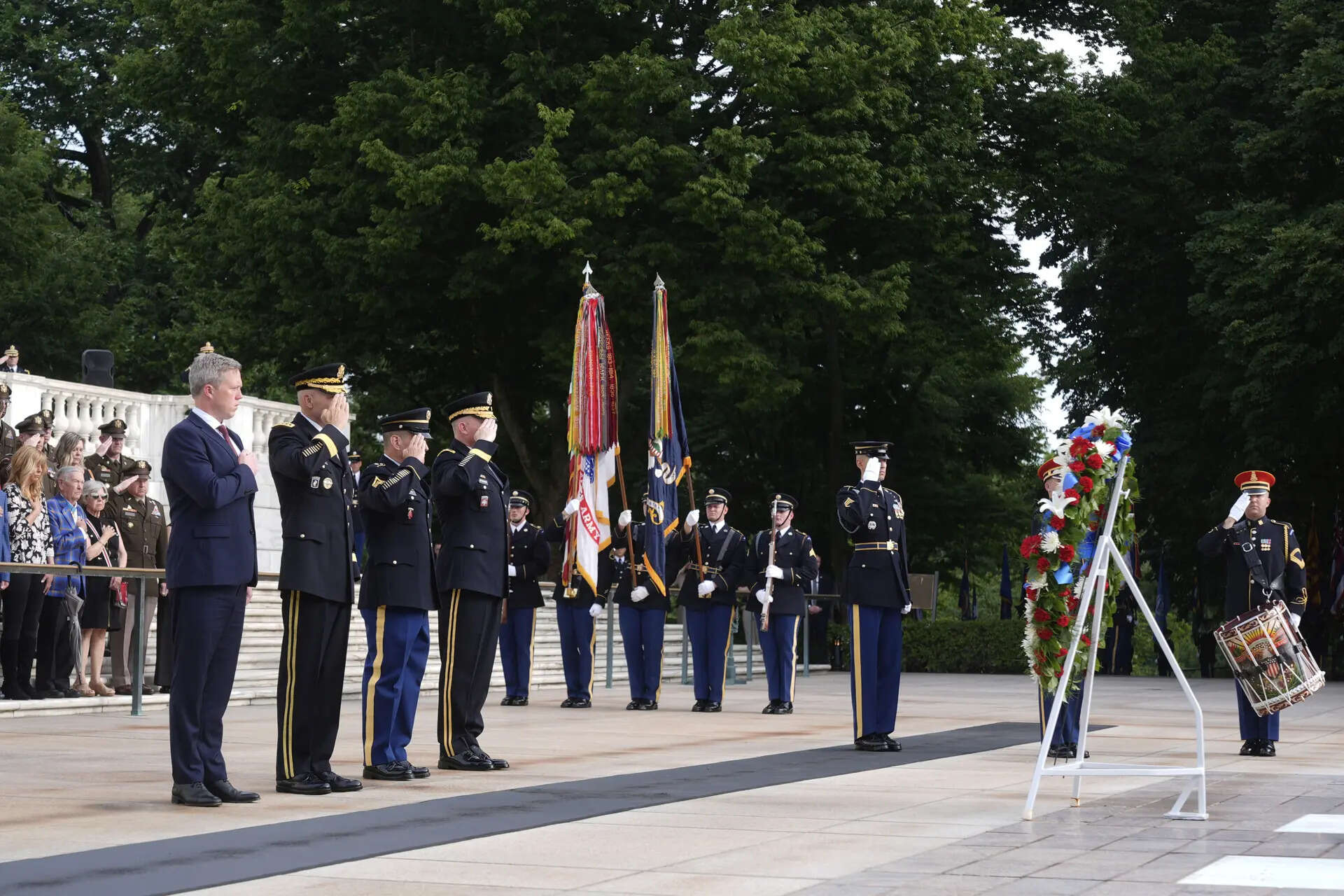 What time does Donald Trump's military parade start in Washington DC ...