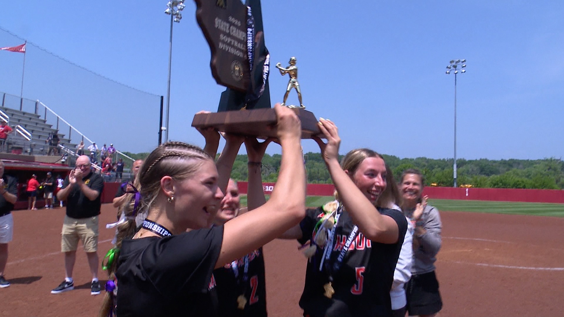 Sanford's record-breaking 20 strikeouts lifts Mishicot softball to D4 ...