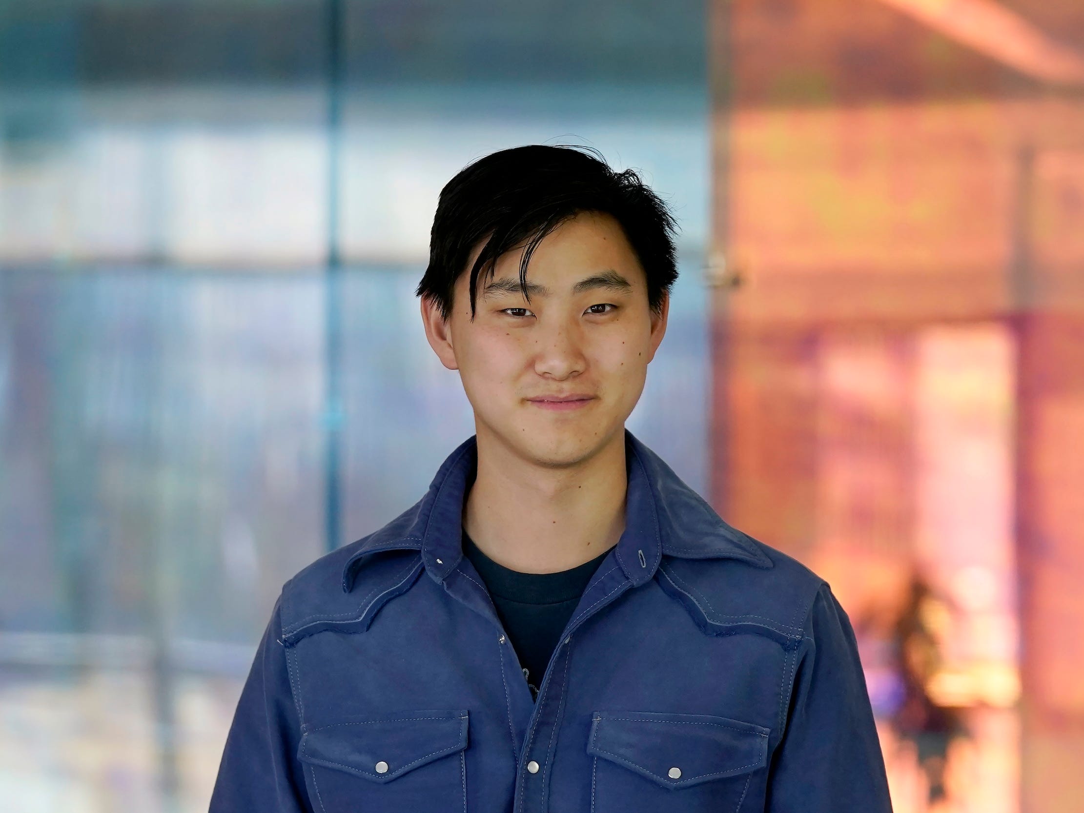 Scale AI founder Alexandr Wang says he's waiting for Elon Musk's ...