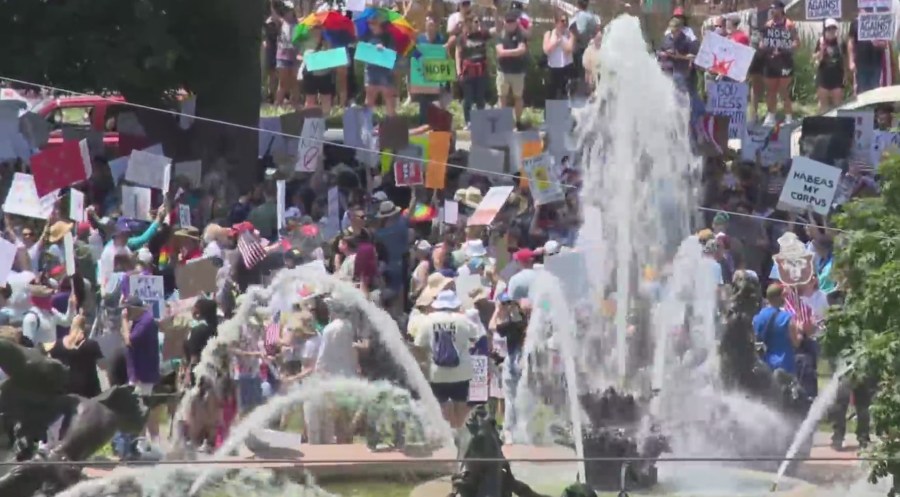 Thousands gather at KC’s Country Club Plaza for “No Kings” rally