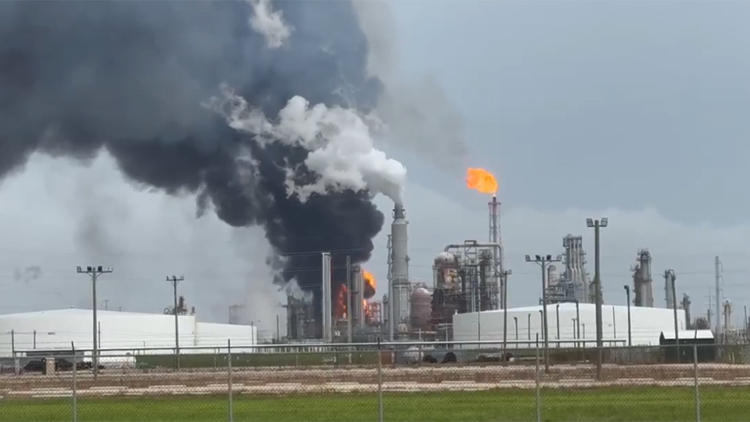 Fire at Marathon Petroleum refinery in Texas City extinguished