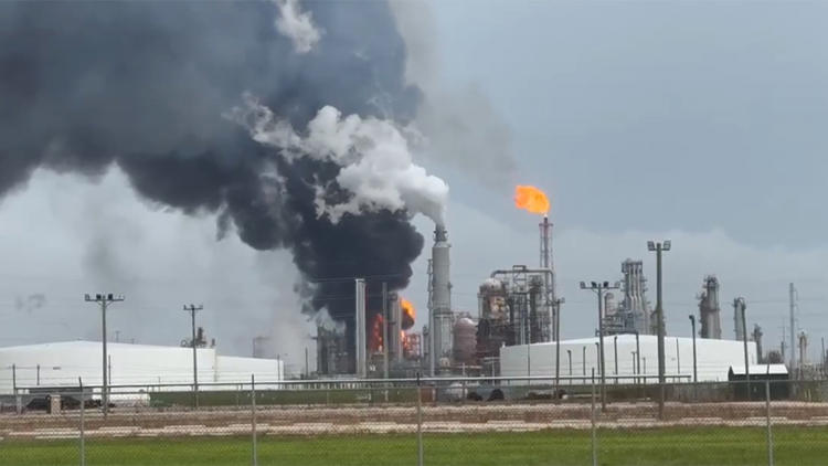 Fire at Marathon Petroleum refinery in Texas City extinguished