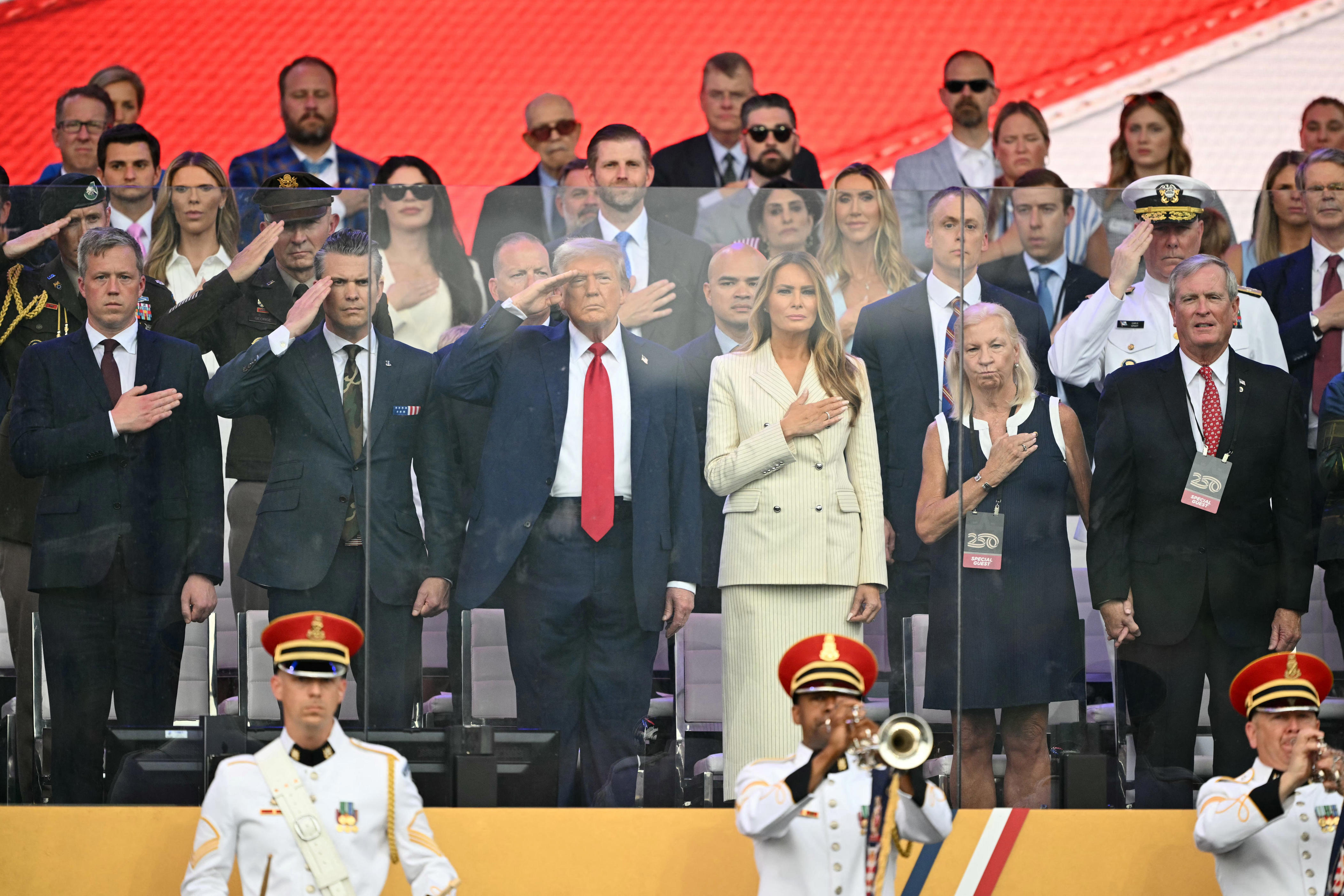 Army 250th anniversary parade: Trump presides over tanks, troops on DC ...