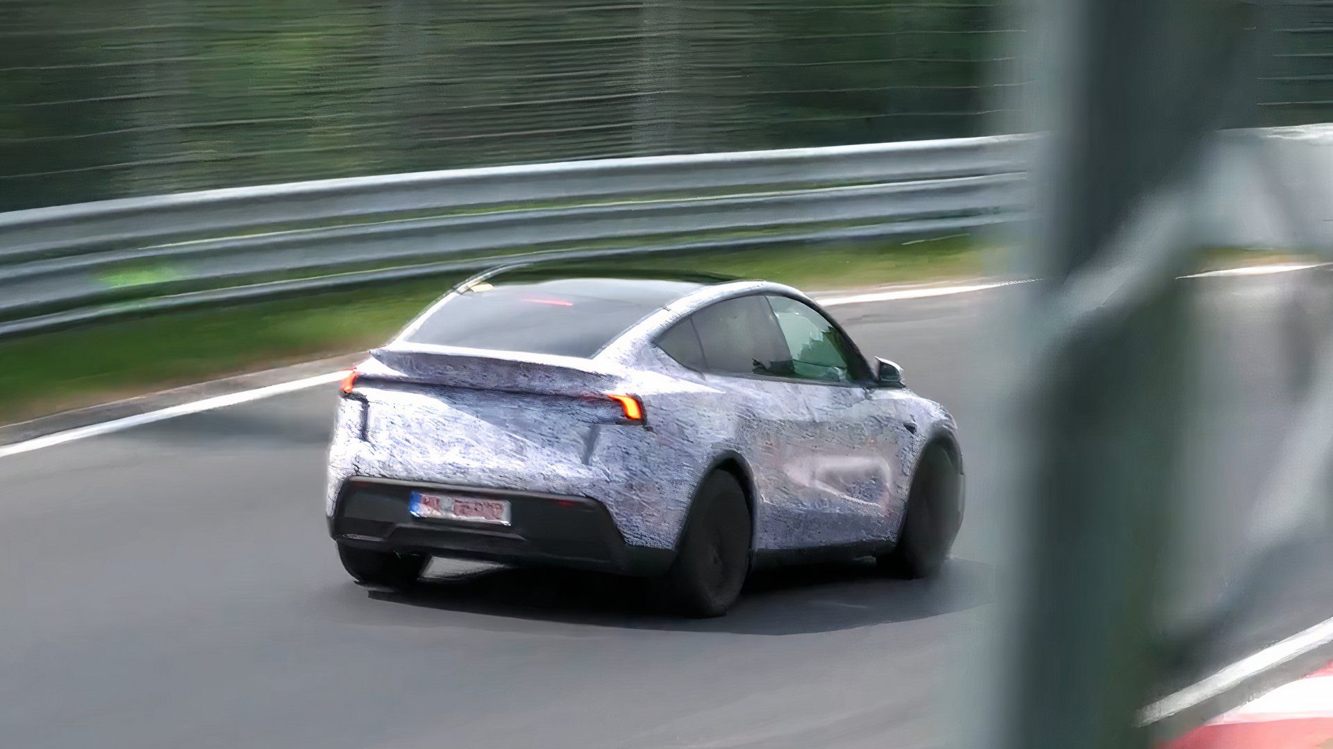 Paparazzi Footage Of The 2026 Tesla Model Y Juniper Performance At The ...