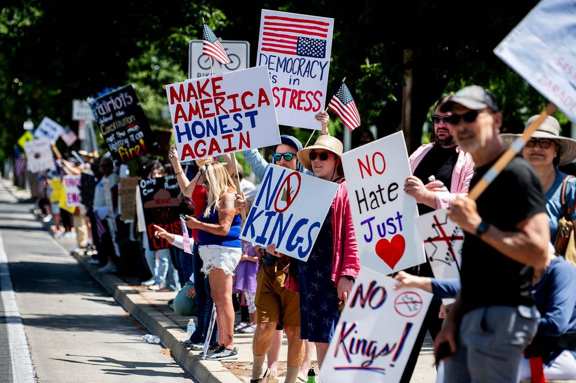 Anti-Trump ‘No Kings' rally in Merced draws largest protest crowd in ...