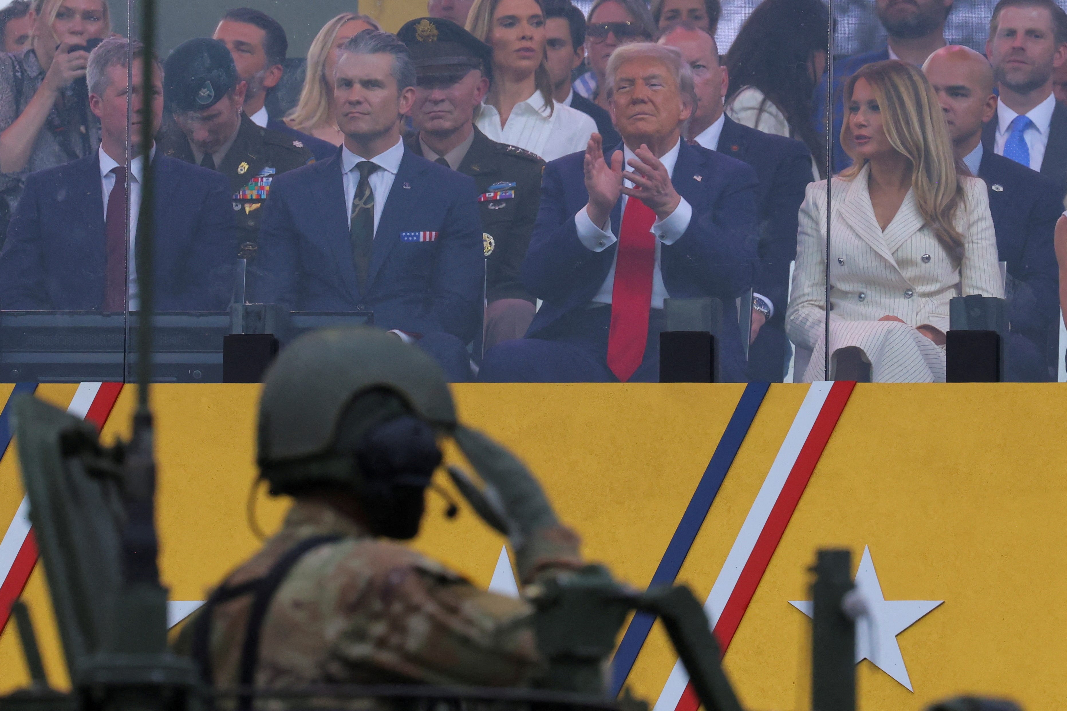 Army 250th anniversary parade: Trump presides over tanks, troops on DC ...