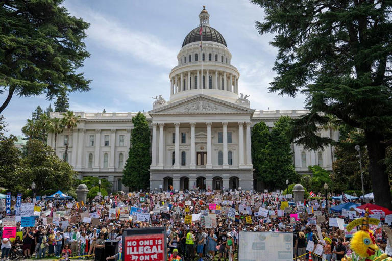 ‘No Kings' rally draws thousands to California Capitol to protest Trump