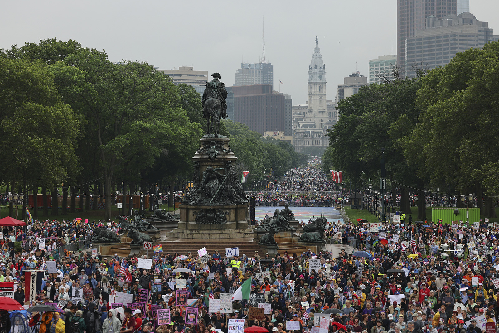 At Philadelphia's ‘No Kings’ protest, faith leaders urge crowd to ...