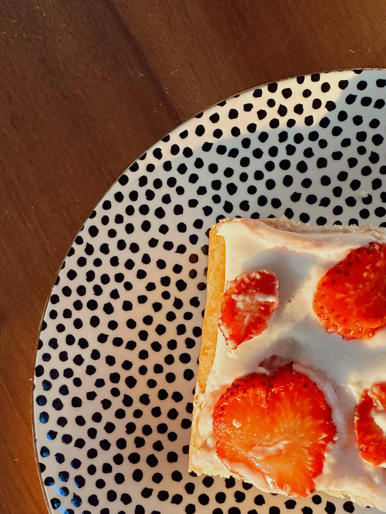 Easy Strawberry Shortcake Recipe with Cake Mix