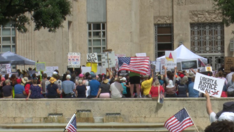 Thousands gather in downtown Houston as part of nationwide 'No Kings ...