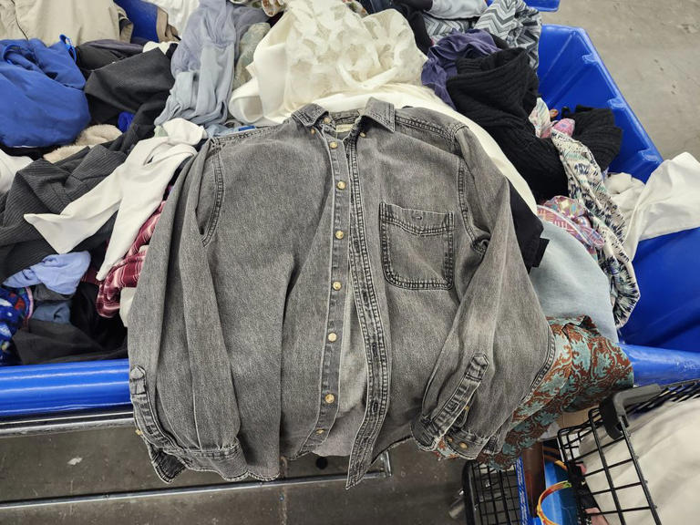 Cet entrepôt Renaissance à Montréal vend au poids à prix ridicule ...