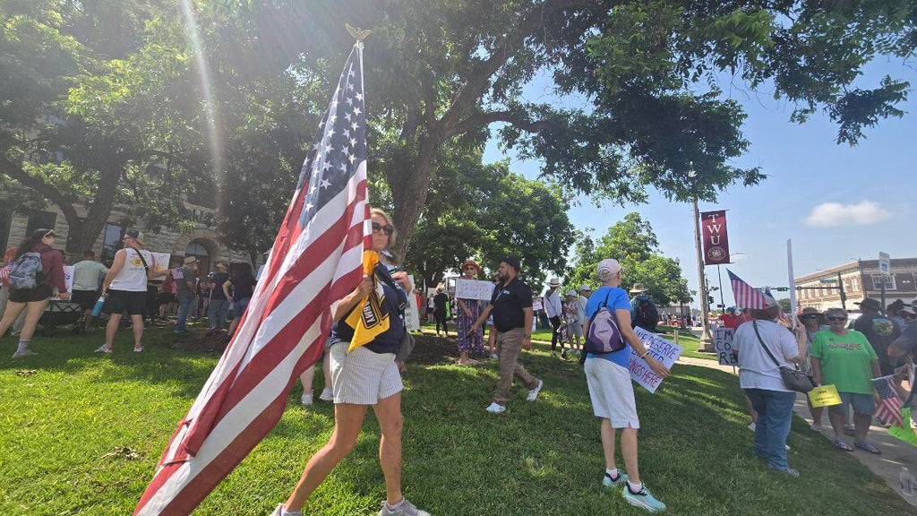 "No Kings" anti-Trump protests are underway in North Texas. Here's what ...
