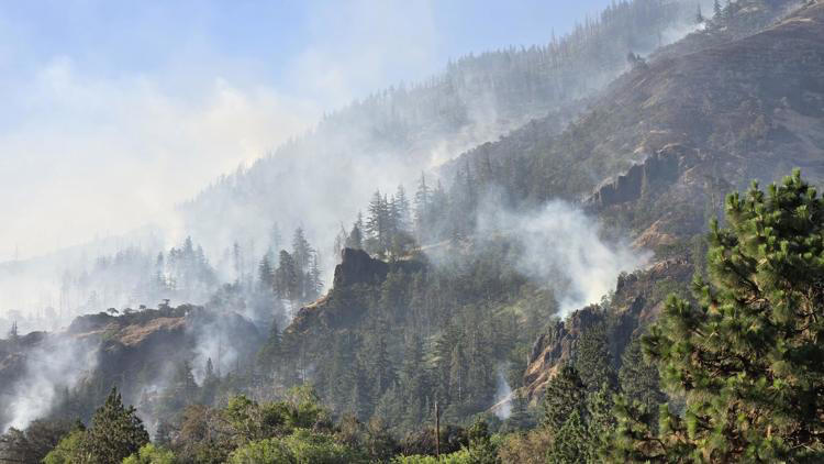 Evacuations remain for Rowena Fire near The Dalles, now at 10% containment