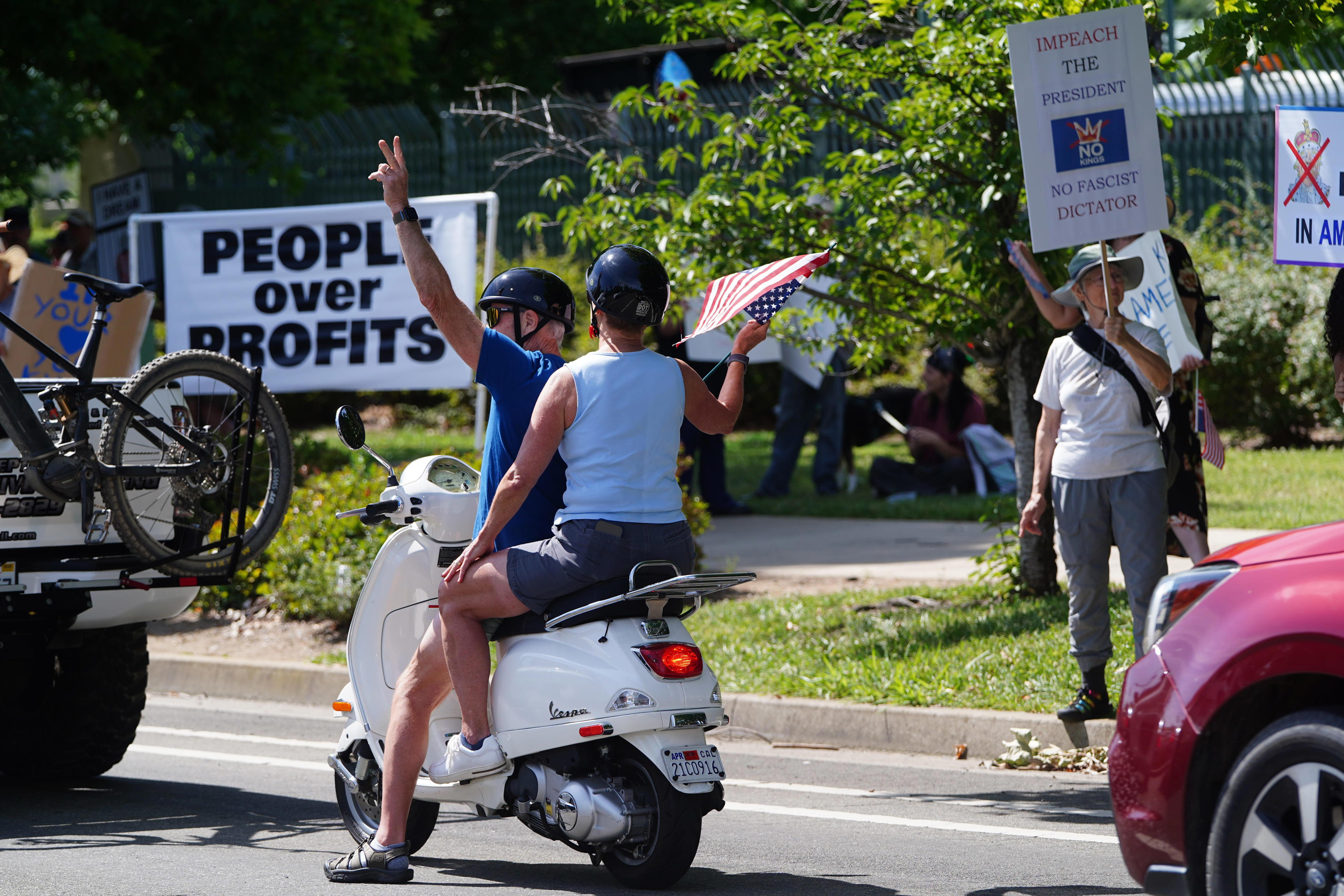 Redding protesters crowd City Hall lawns for anti-Trump No Kings rally