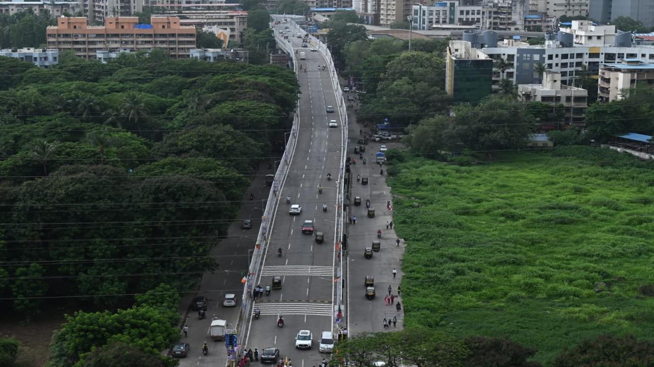 Mumbai`s Vikhroli bridge opened to traffic without formal inauguration