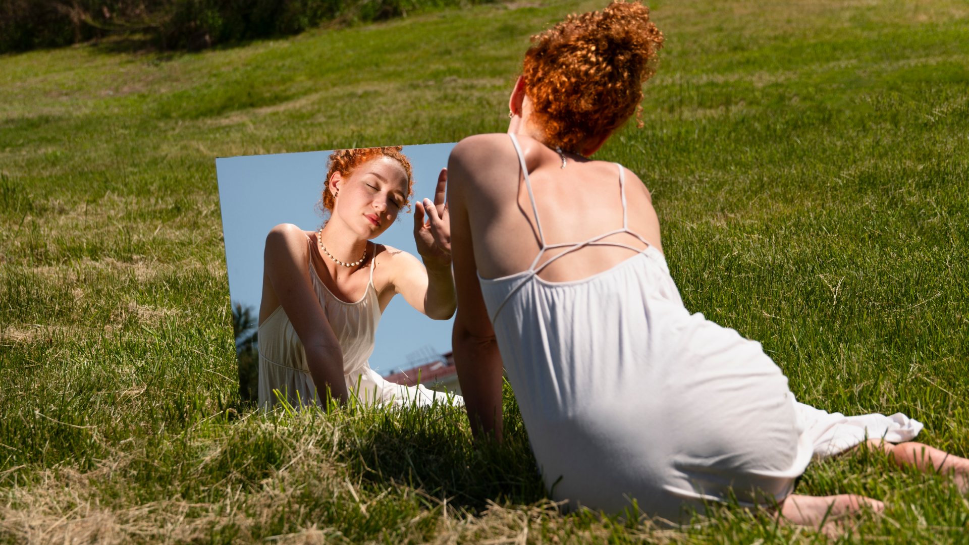 Looking in the mirror: this is what it really does for you!