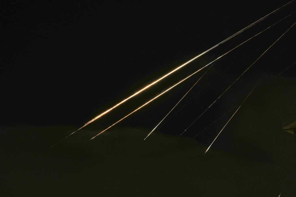 Iran fires another round of missiles at Israel, and explosions are ...