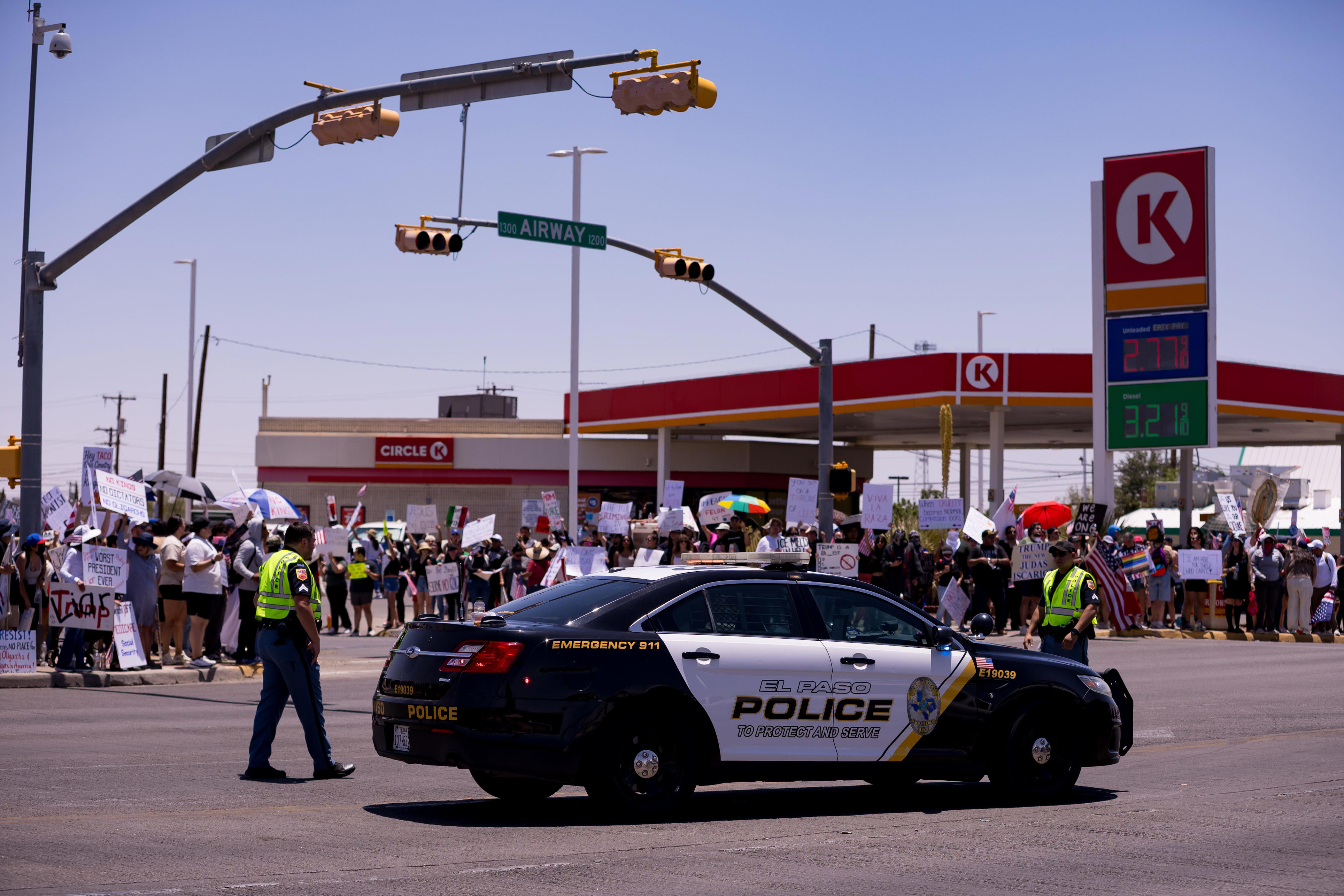 'I'm done with guns.' El Paso man arrested with gun at 'No Kings ...
