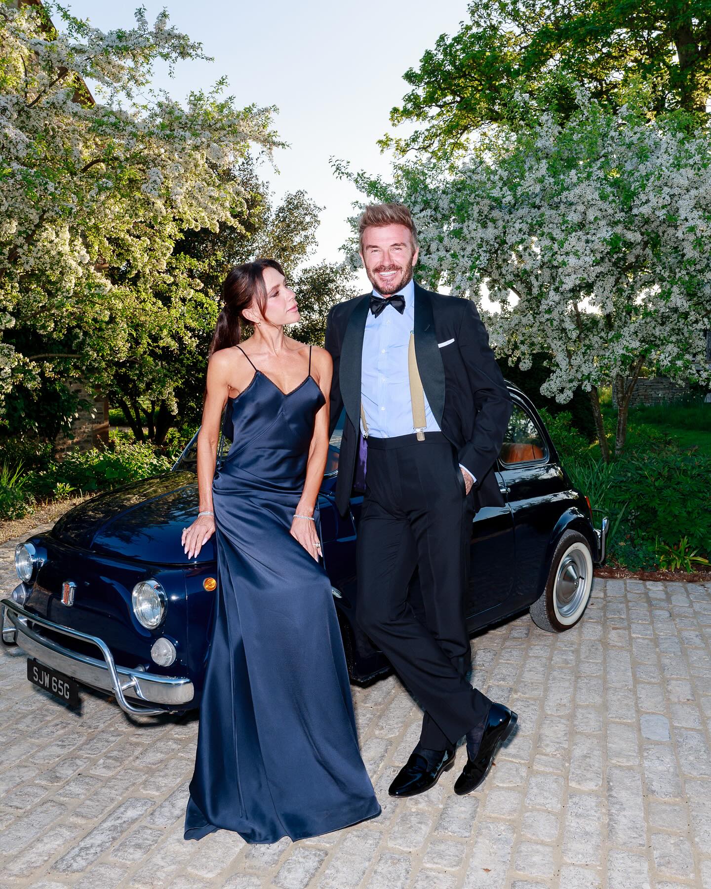 Sir David Beckham offers olive branch to son Brooklyn as family feud ...